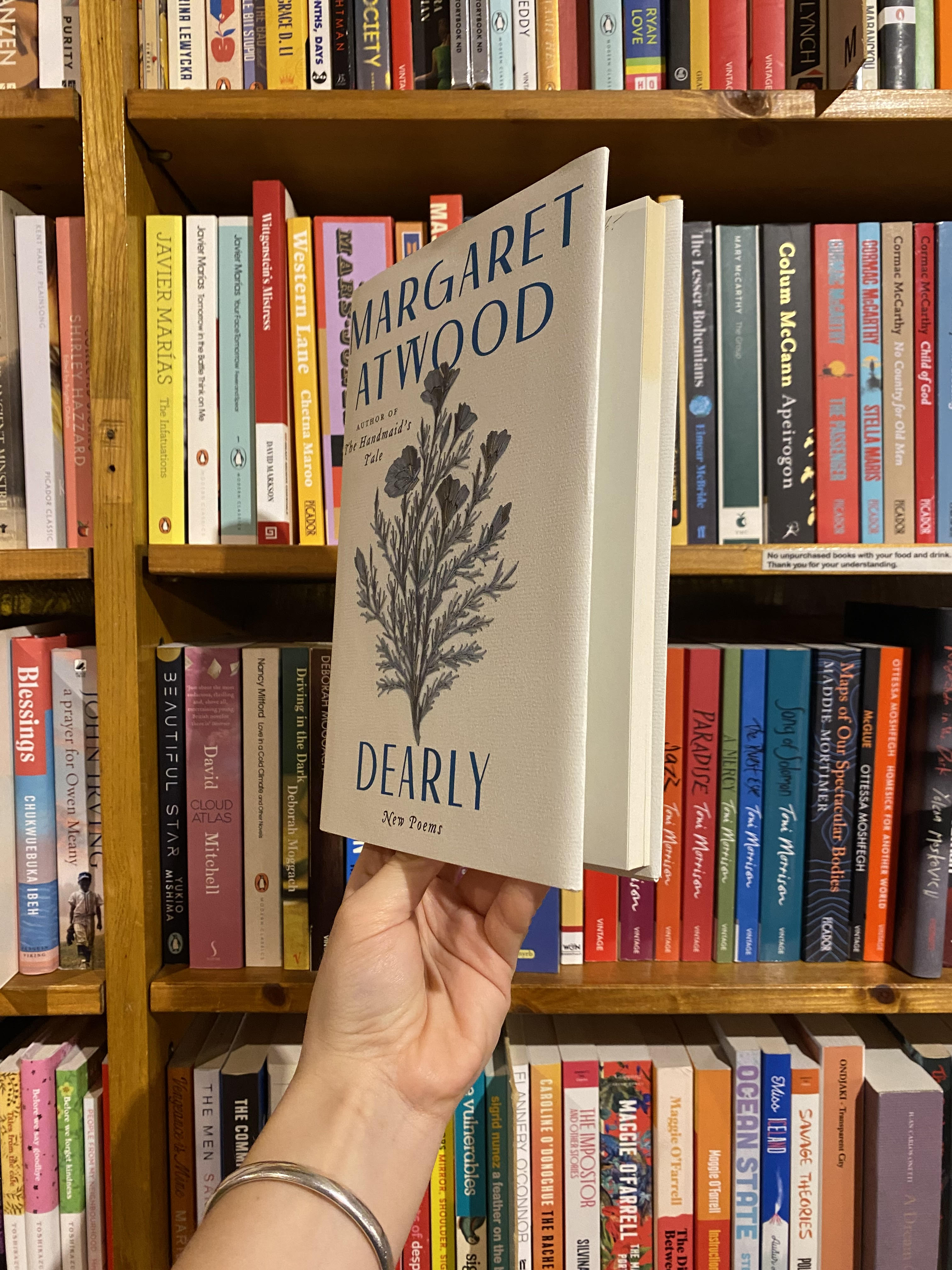 Dearly: New Poems – Shakespeare & Sons Buchhandel GmbH